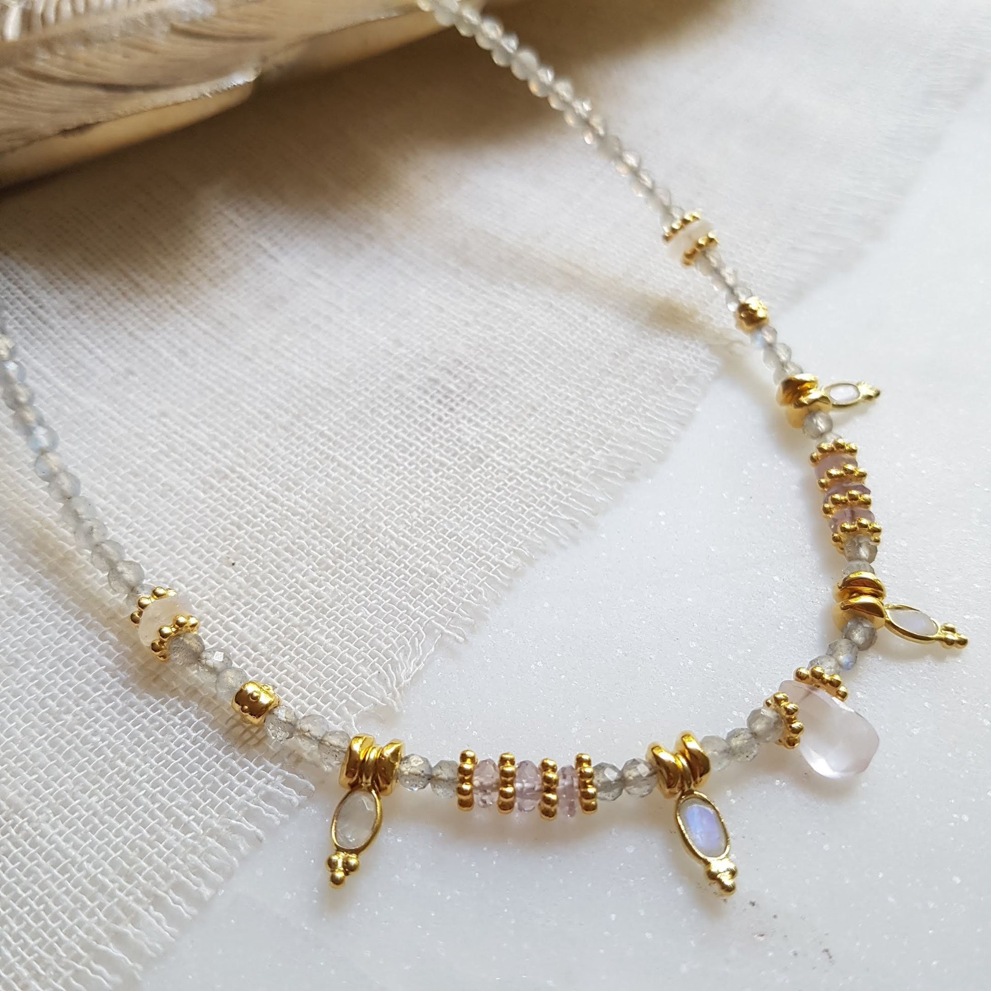 Collier Alysta labradorite pierre de lune quartz améthyste harmonie ...